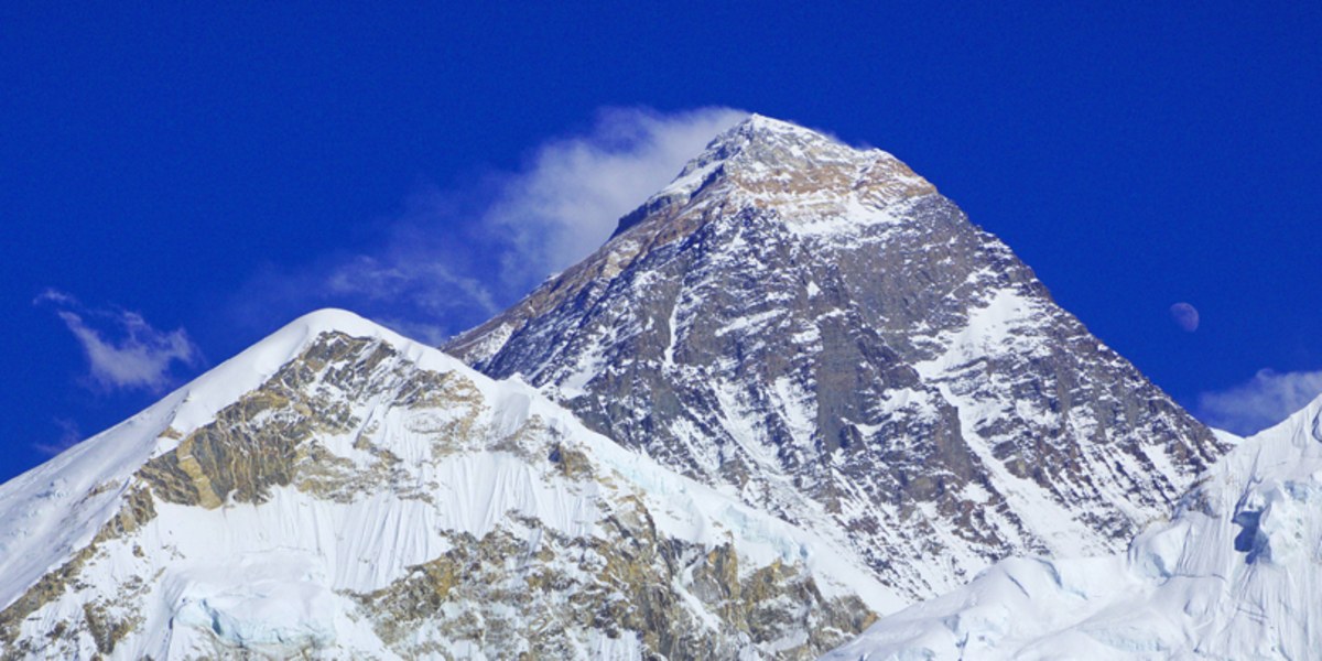 Everest: Drei Zentimeter weiter